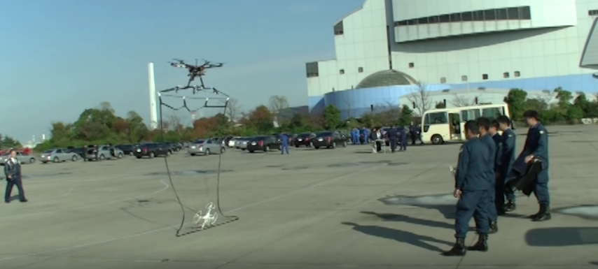 Drones : La police équipe sa flotte de filets pour la capture - WebLife